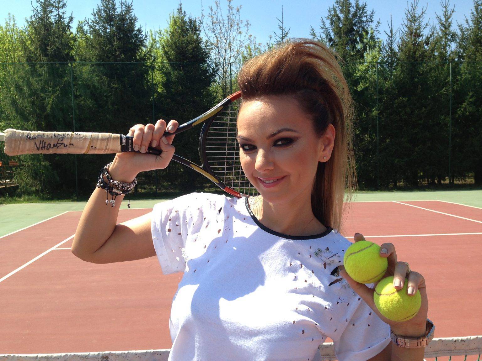 Roxana Ionescu a fost victima unui șantaj! Ce a ales vedeta între bani și contul de Instagram ...