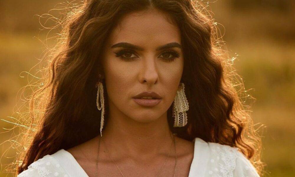 Mellina face primele dezvăluiri legate de numele său real. Ea poartă ...