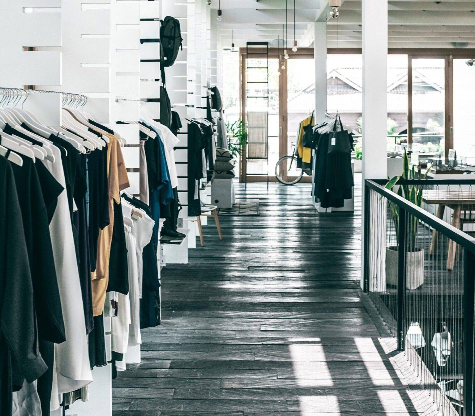 5 dintre cele mai cunoscute nume în lumea modei. Poveștile celor mai ...